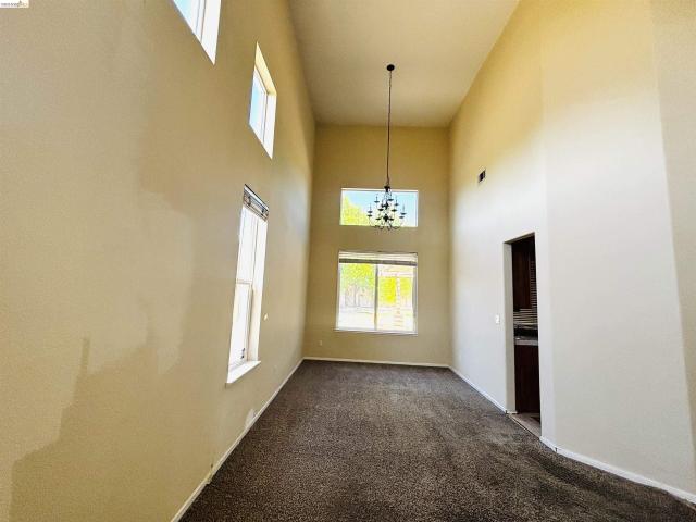 753 Sunshine Ct