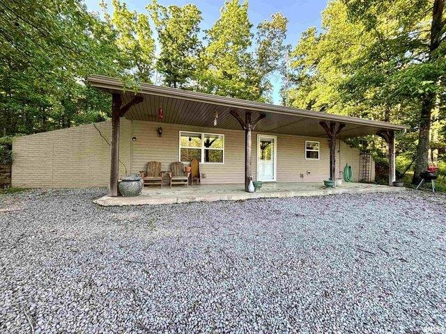 7544 Geranium Rd, Oakdale, IL 62268