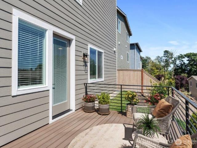 7544 S 129th Place