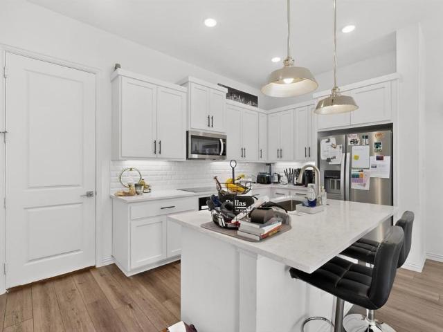 7546 Edgeware Road