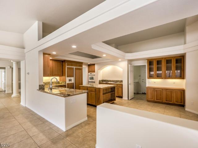 7546 Gossamer Wind Street