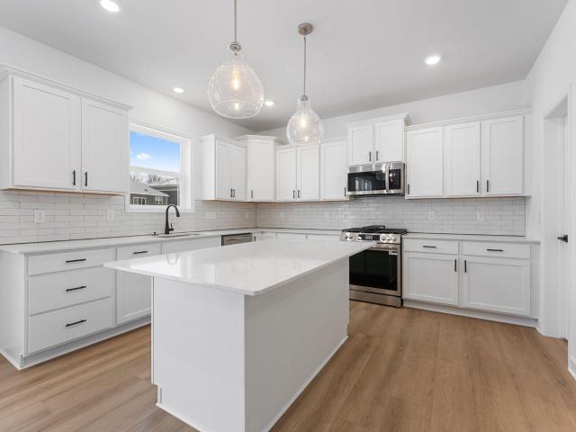 7546 Upper 42nd St N, Oakdale, MN 55128 | MLS #7051 | Compass