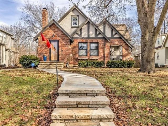 7547 Grand Ave, Kansas City, MO 64114
