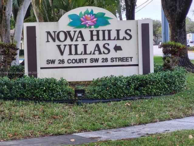 7547 SW 26th Ct, Davie, FL 33314