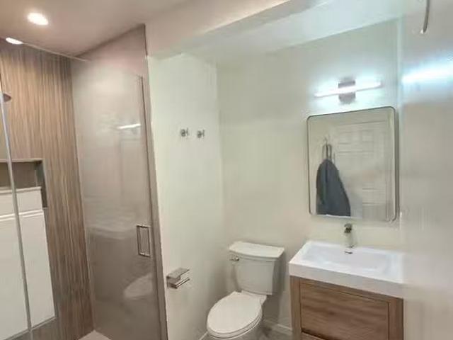 7548 Gaviota Ave Houses in Van Nuys, CA