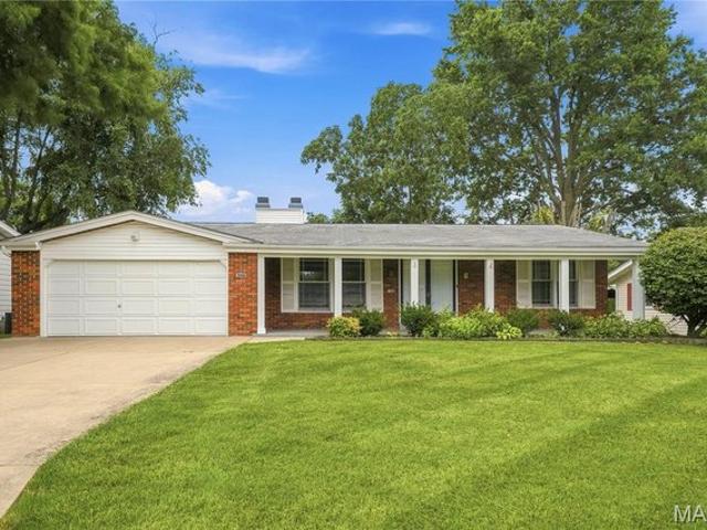 7548 Georgetown Dr, Hazelwood, MO 63042