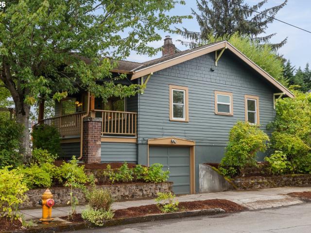 7549 n albina ave