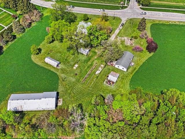 7549 Salisbury Rd, Maumee, OH 43537