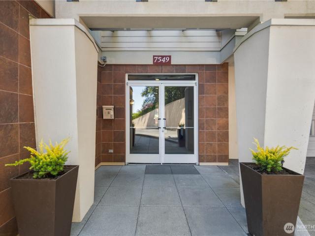 7549 SE 29th Street # 103