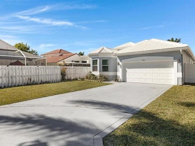 7549 Thornlee Dr, Lake Worth, FL 33467