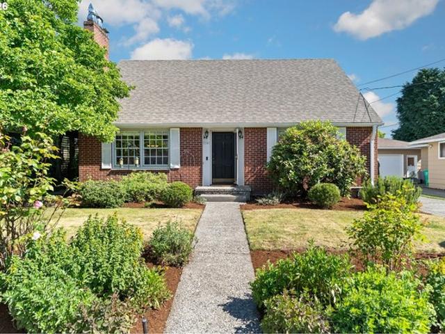 7541 NE Alameda St, Portland, OR 97213