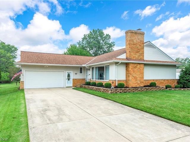 7541 Green Valley Dr, Parma, OH 44134