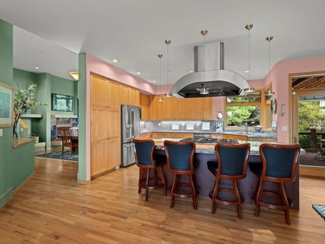 7542 Crestview Dr, Niwot, CO 80504