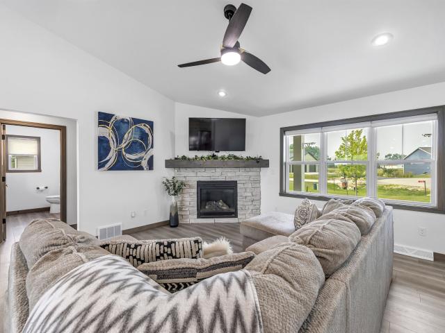 7542 highland meadow court