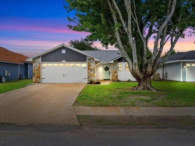 7542 Whisperwood Dr, Panama City, FL 32404