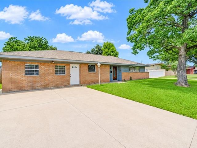 7543 Wilmerdean St, Houston, TX 77061