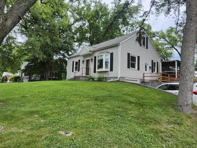 754 Collindale Ave NW, Grand Rapids, MI 49504