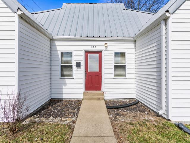 754 E Main Street