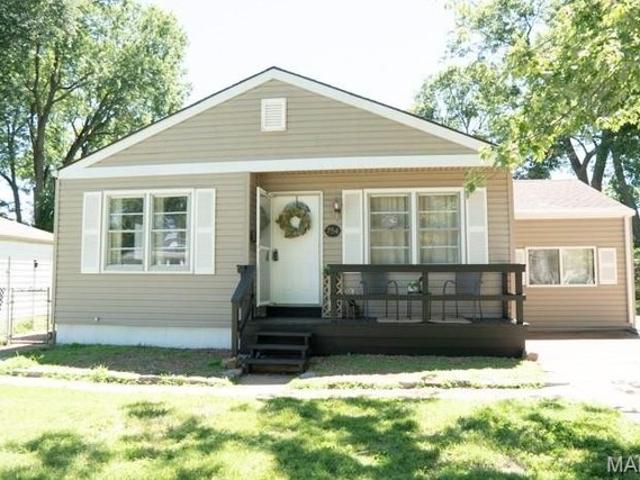 754 Loekes Dr, Florissant, MO 63031
