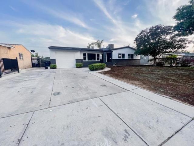 754 Long Beach Dr, Colton, CA 92324