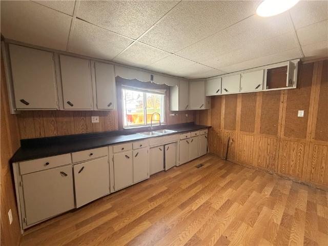 754 N Sharpsville