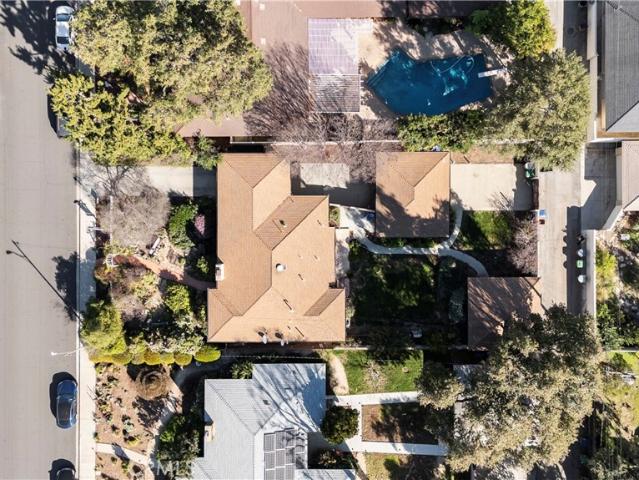 754 W 9th