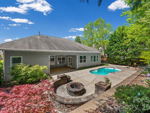 754 Virginia Pine Ln, Lake Wylie, SC 29710 | Compass