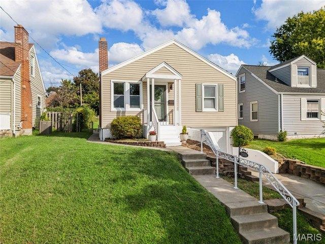 7555 Alicia Ave, Saint Louis, MO 63143