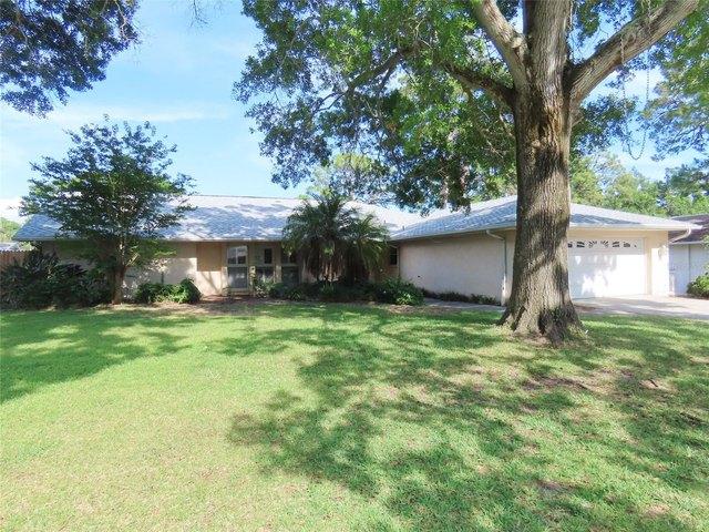 7555 Pine Valley Ln, Seminole, FL 33776