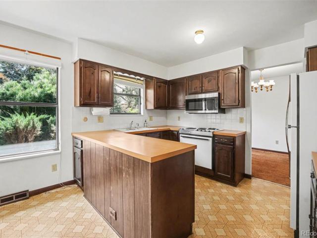 7555 S Madison Circle