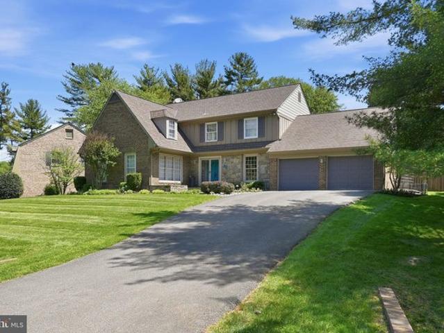 7556 Pepperell Dr, Bethesda, MD 20817