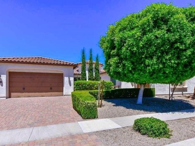 7556 W Crystal Rd, Glendale, AZ 85308