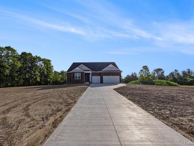 7557 Orchard Ln, Washington Township, MI 48095