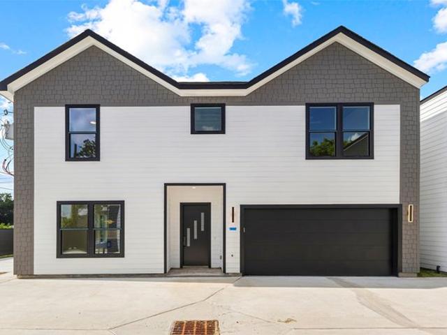 7558 Dyer St, Houston, TX 77088