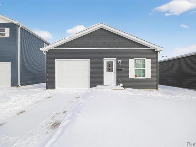 7559 Packard Ave, Warren, MI 48091