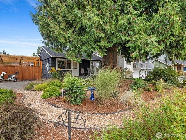 7559 19th Ave SW, Seattle, WA 98106