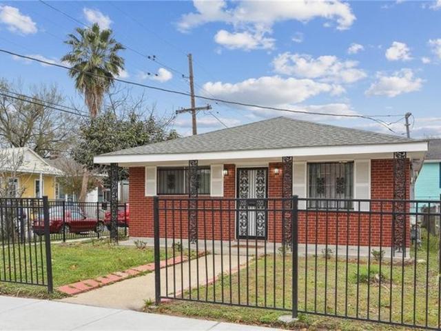 7551 Oak St, New Orleans, LA 70118