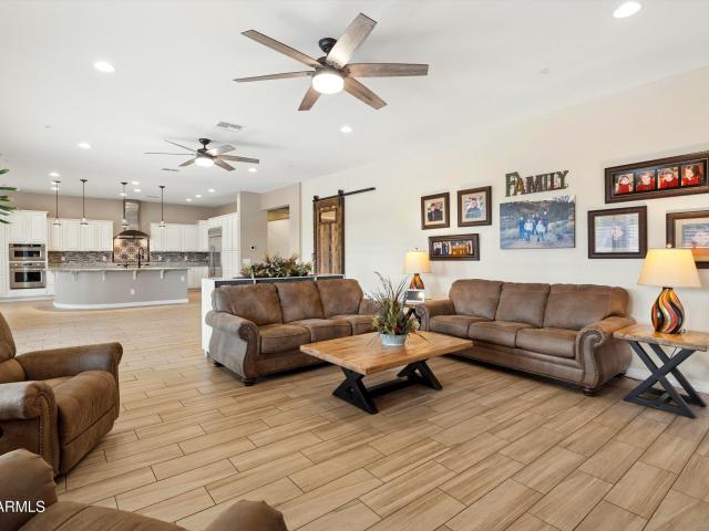 7551 w saguaro park lane