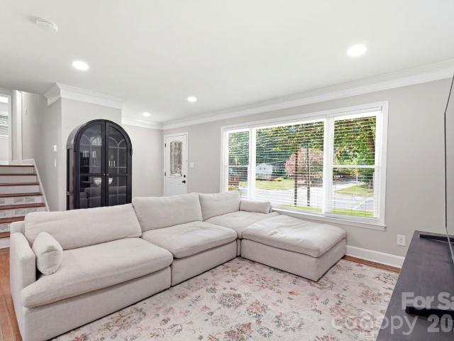 7552 Idlewild Road
