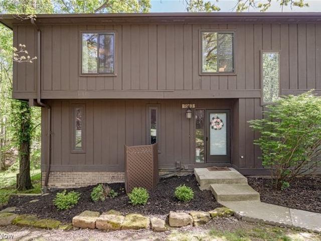 7553 Creekwood Dr Unit 20A, North Royalton, OH 44133