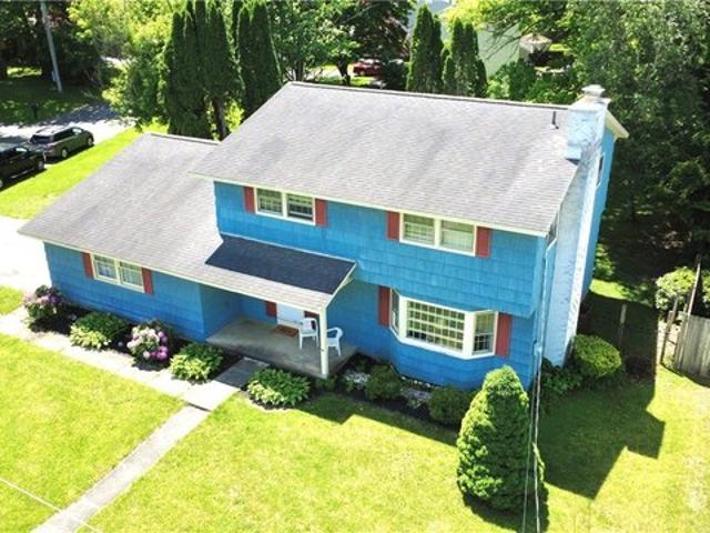 7553 Daphne Dr, Syracuse, NY 13212
