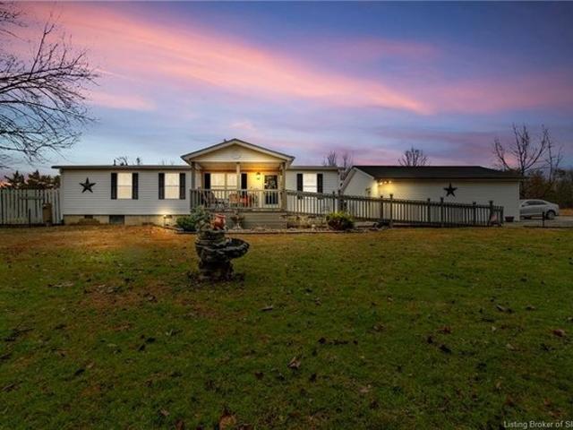 7553 E Tank Pond Rd, Nabb, IN 47147