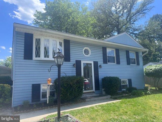 755 215th St, Pasadena, MD 21122