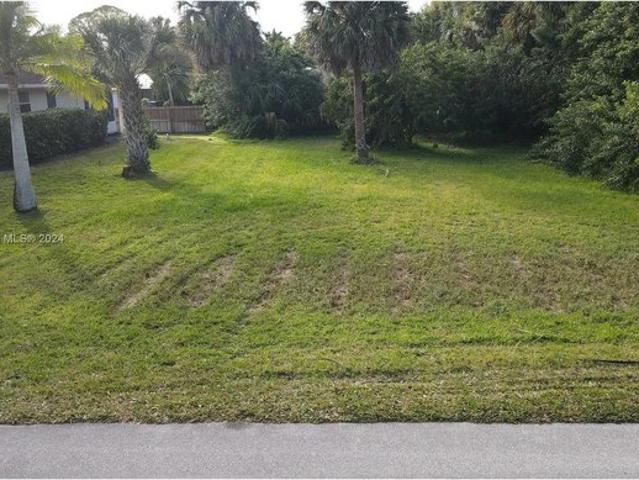 755 38th Ct, Vero Beach, FL 32968