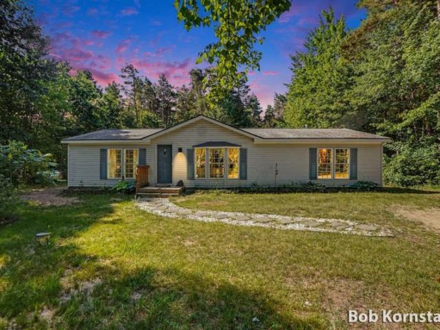 755 Cypress St, Howard City, MI 49329