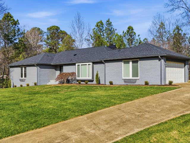 755 Golf View Drive NW
