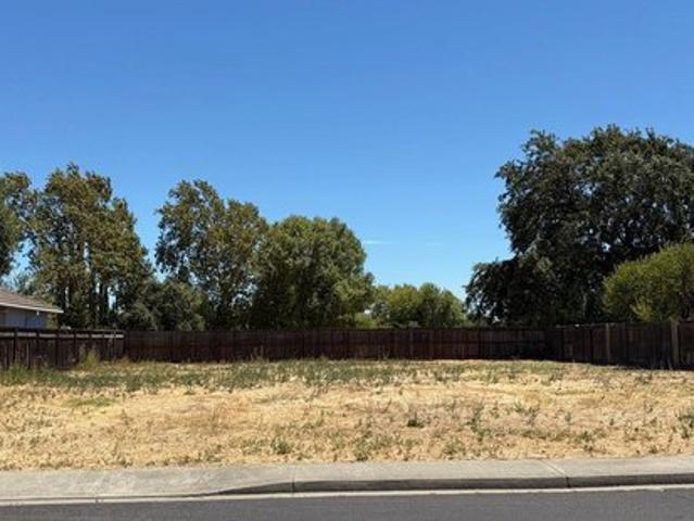 755 Kingman Dr, Vacaville, CA 95687