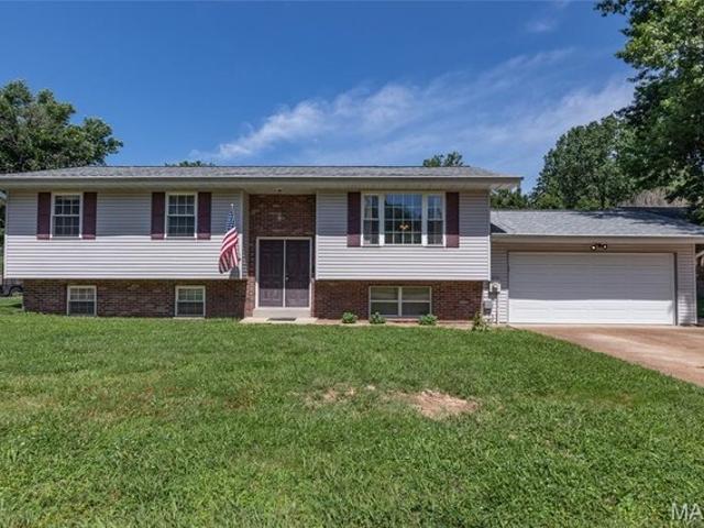 755 Islamorada Dr, Fenton, MO 63026