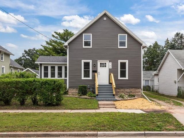 755 Oak St, Oshkosh, WI 54901