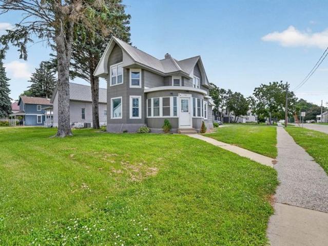 755 Main St, Jesup, IA 50648